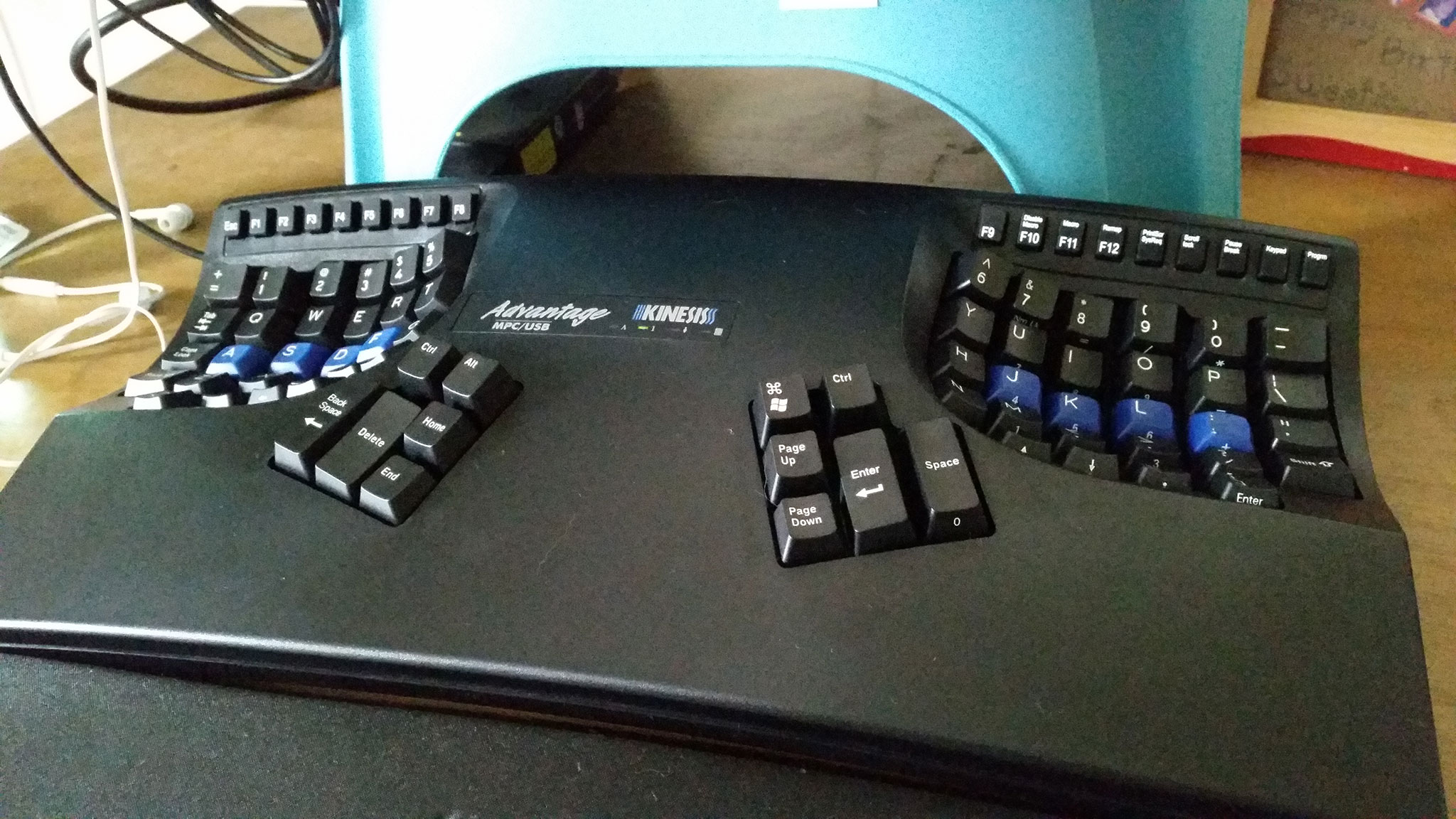 Review – Kinesis Advantage | Geekysaur